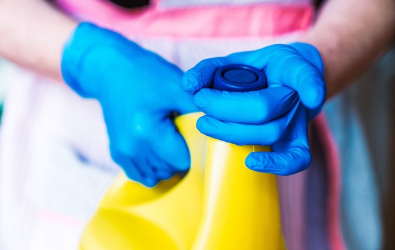 What to Do If You Get Bleach in Your Eye | Total Vision